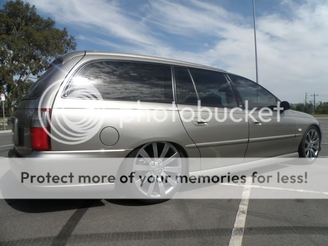 Matts vx wagon. 19", 3/4 kitted, slammed | Just Commodores