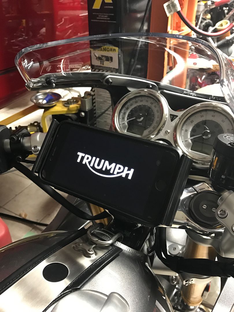 Triumph Phone Holder on Thruxton R | Triumph Rat Motorcycle Forums